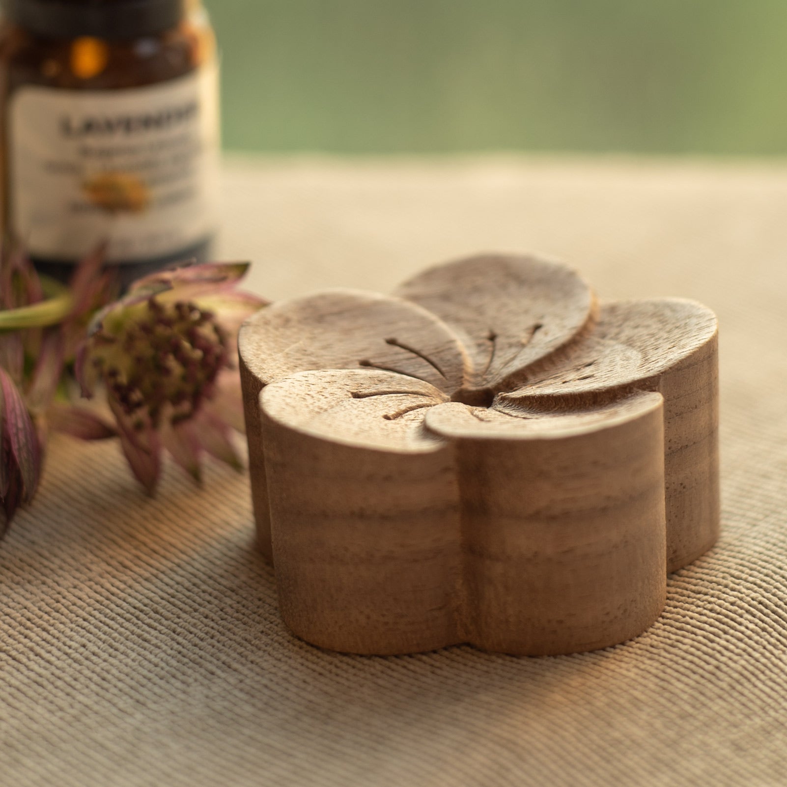 Wooden Flower Aroma Diffuser (pkg of 2) - The Eco Com